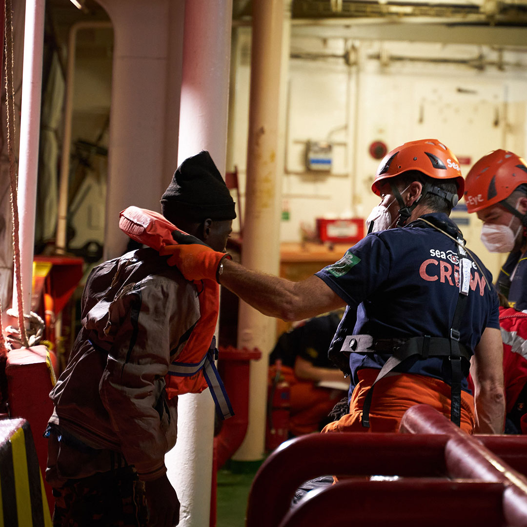 Sea-Eye and Mission Lifeline rescue 63 people from unseaworthy rubber ...